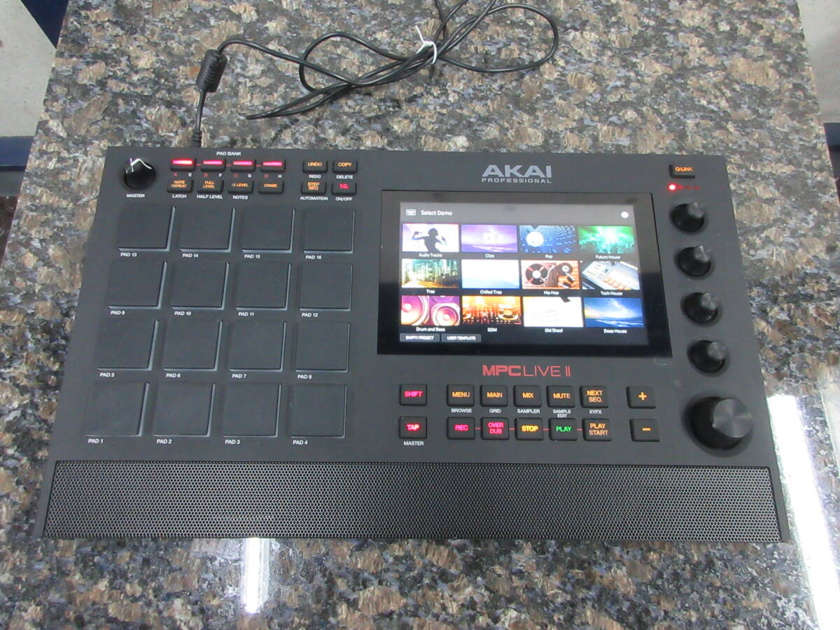 AKAI MPC LIVE II 買取｜スタンドアローンサンプラー - リアルオーディオ